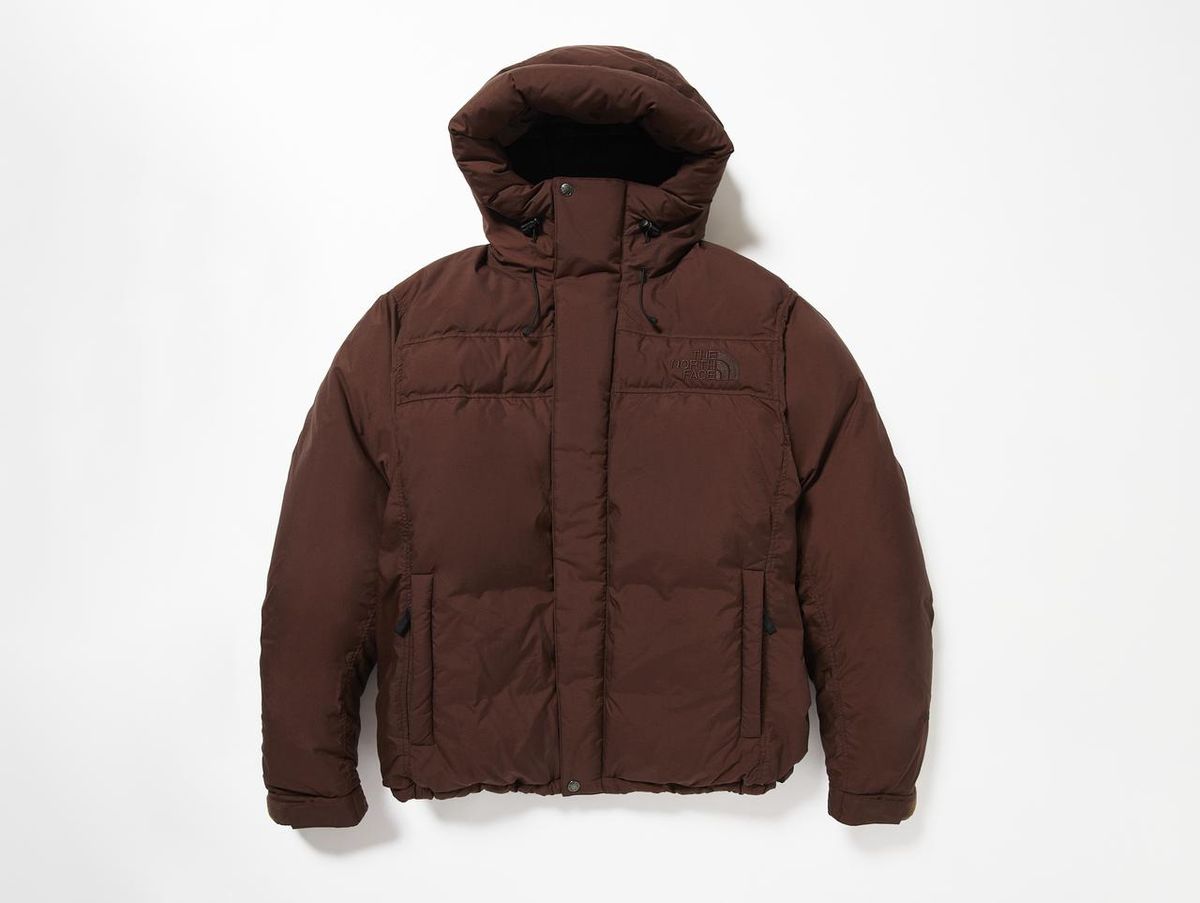 白でも黒でもなくこの色”【THE NORTH FACE】大人がこなれる「ブラウン系アイテム」 | TRILL【トリル】