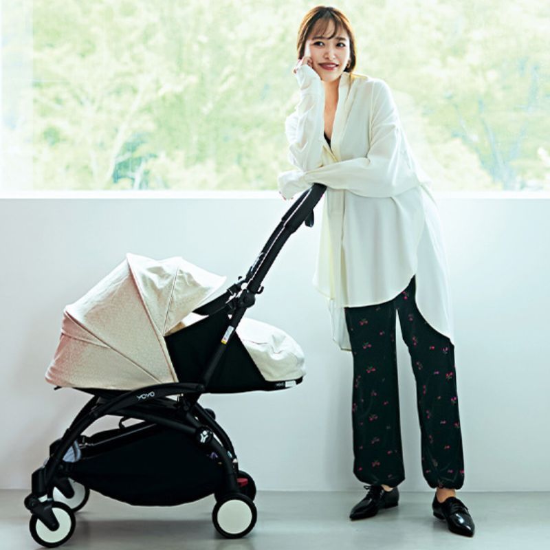 近藤千尋さん「3人目育児は最新グッズが大助かり！」愛用ベビーカーetc. | TRILL【トリル】