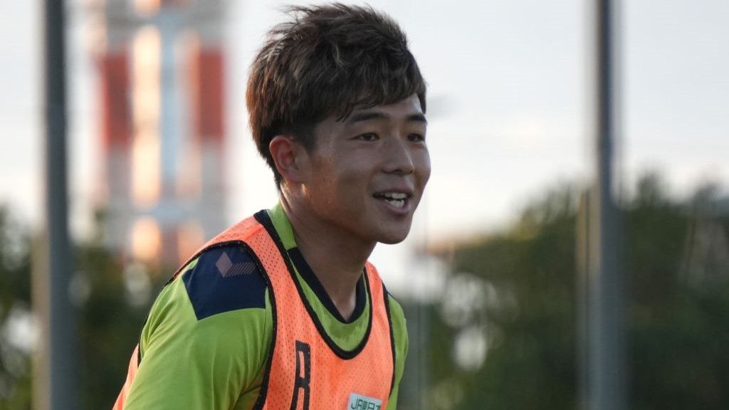 【インタビュー】J2ジェフユナイテッド千葉DF岡庭愁人が母校の先輩からもらった言葉…未知のコンバートを乗り越え「熱くて、強い選手になる」 | TRILL【トリル】