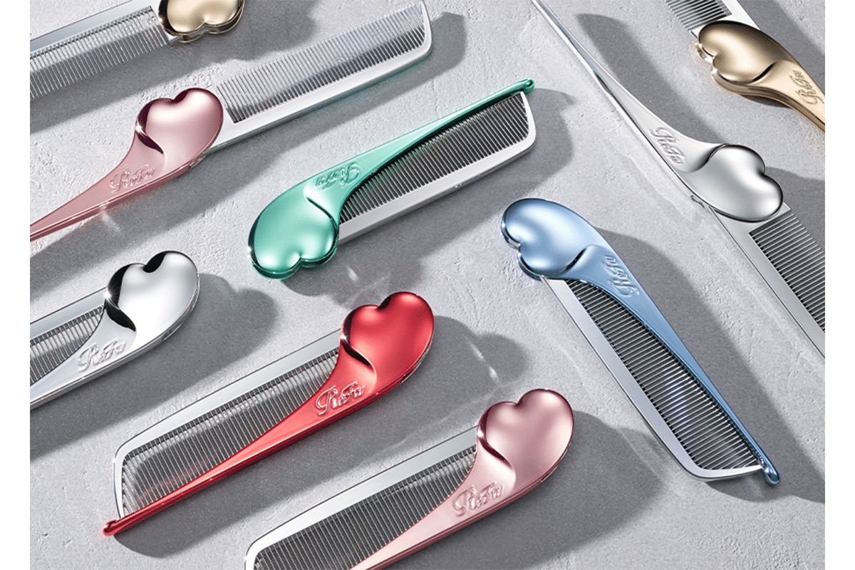 SNSで話題を呼び、即完売《リファ》折りたたみ式コーム、新たに（3色）が仲間入り！ | TRILL【トリル】