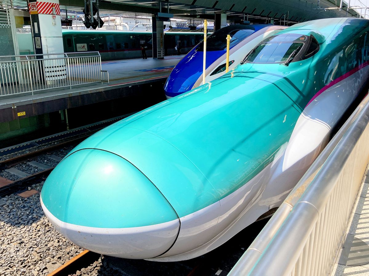 新幹線で…飲酒する客は許せない？「時代遅れの考え」「ワクワクする」様々な意見が飛び交う | TRILL【トリル】