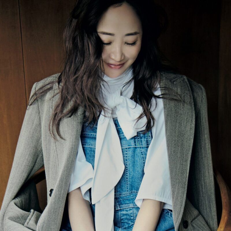 「神崎恵」資生堂の“DNA検査”で肌特性を知り、ゆらぎ肌対策！ お守りコスメや保湿も大事。 | TRILL【トリル】