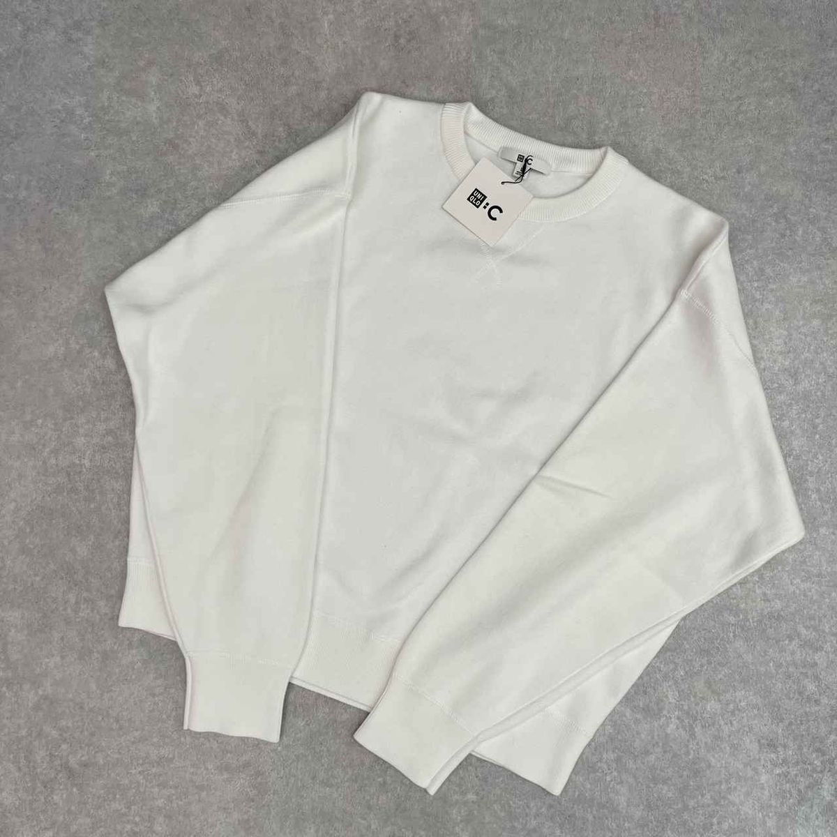 まるでスウェット！？【UNIQLO : C】着回しが利く「スムースコットンセーター」 | TRILL【トリル】