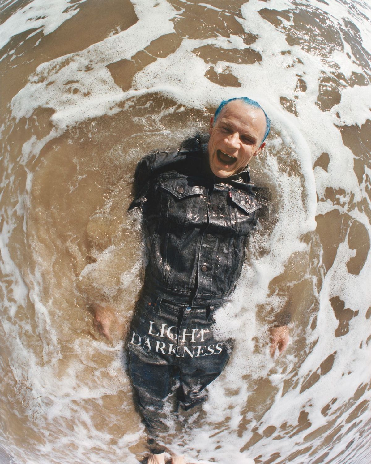 リーバイスとアンダーカバー、革新と伝統が融合する35周年記念コレクションを発表 | TRILL【トリル】