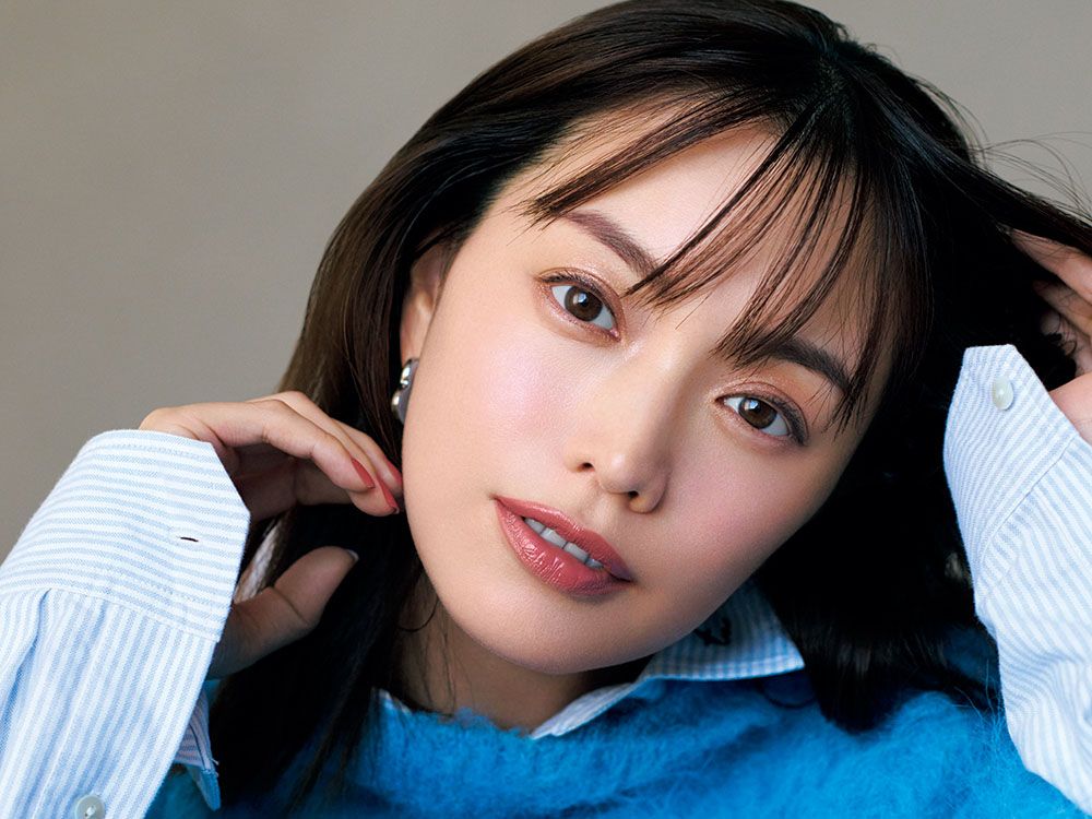 蛯原友里さん「40代の今季の顔」でメイクアップ！ | TRILL【トリル】