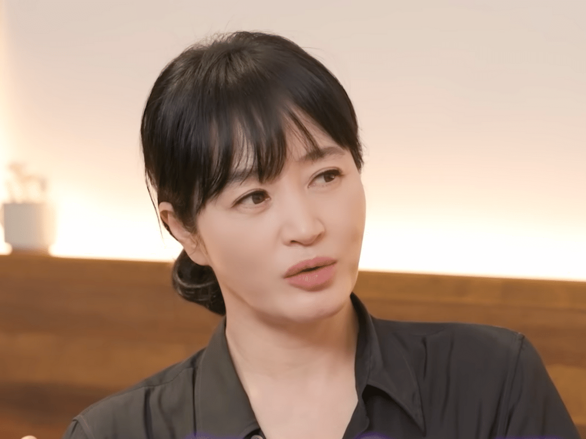 “信じられない54歳” 女優キム・ヘス、圧巻ドレス姿のための「必死なスタイル維持」を語った！ | TRILL【トリル】