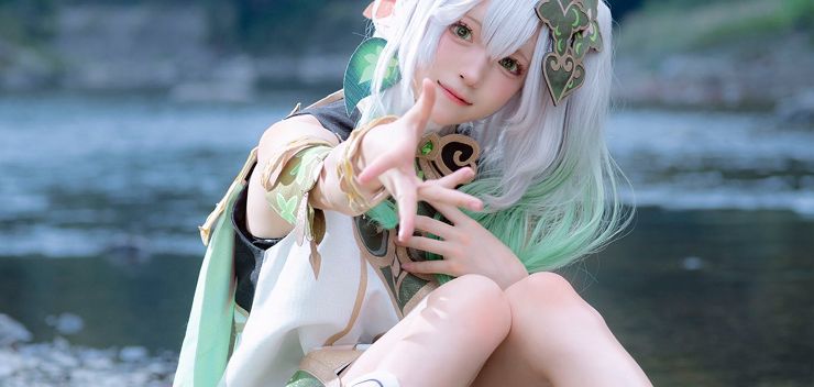 超絶美脚な『15歳・現役JKレイヤー』“神さま”コスプレの可愛さがホントに神がかっている… | TRILL【トリル】