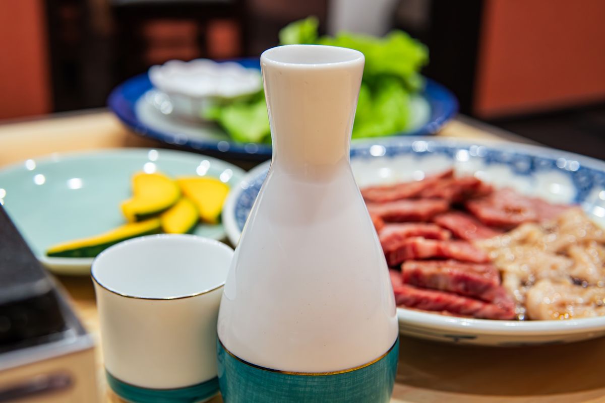 「日本人って静かだけど居酒屋だと“超にぎやか”」外国人が感じる違和感に「不思議」「本当に繊細」 | TRILL【トリル】