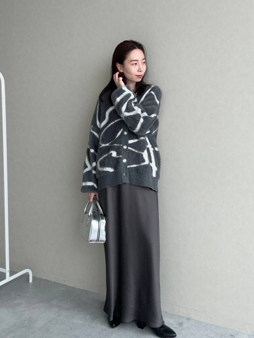 1点投入 → 即垢抜け！【LEPSIM】大人のヘビロテ！「1軍カーデ」 | TRILL【トリル】