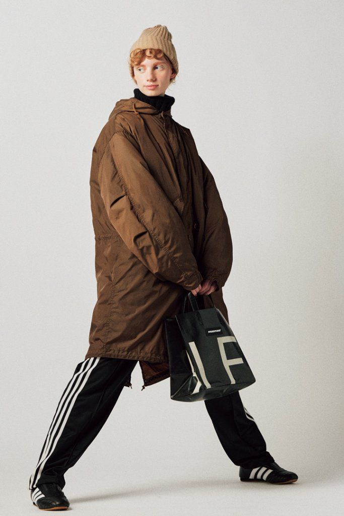 トラックパンツをスタイリッシュに着こなしたコーデ【本日のFUDGE GIRL-2月10日】 | TRILL【トリル】