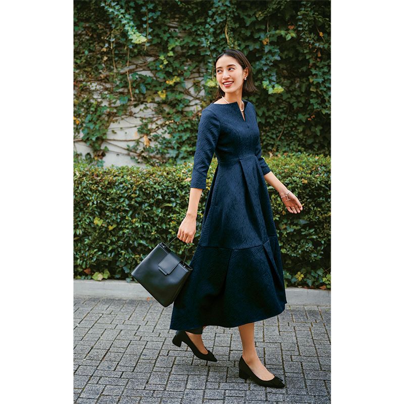 【卒園式・卒業式】コーデ要らずのワンピが人気！立体シルエットは1枚で華やか | TRILL【トリル】