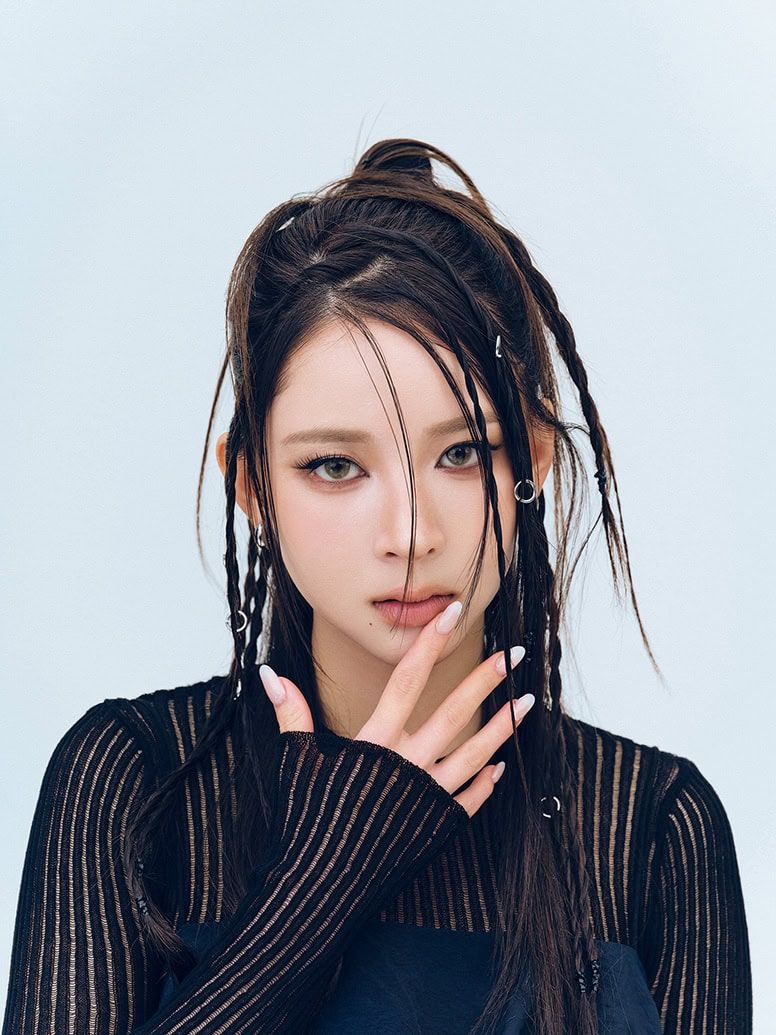 まるでaespaカリナ♡ 人気メイクアップアーティスト「イサベ」が韓国アイドルメイクを伝授 | TRILL【トリル】