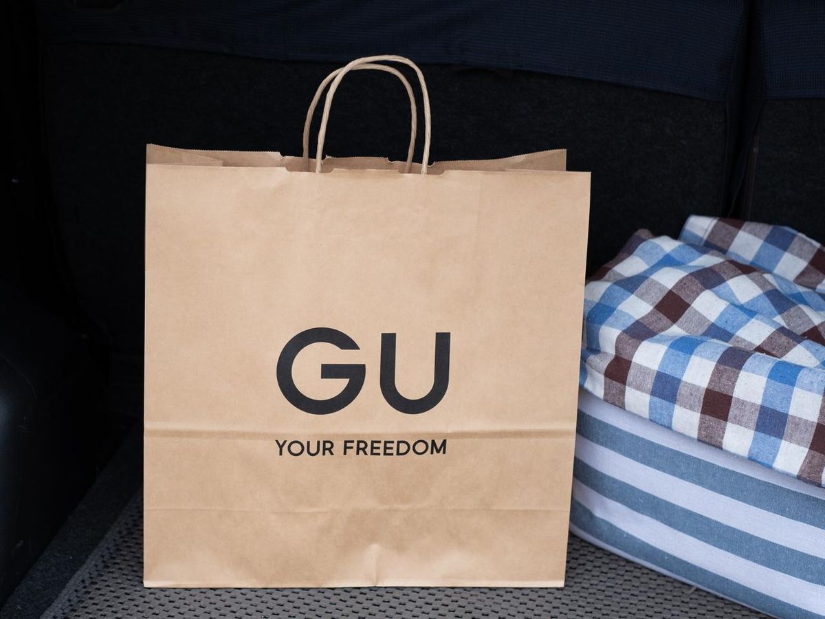 40・50代は“黒”で垢抜け！【GU】店員さんはこう着る「高見えコーデ」 | TRILL【トリル】