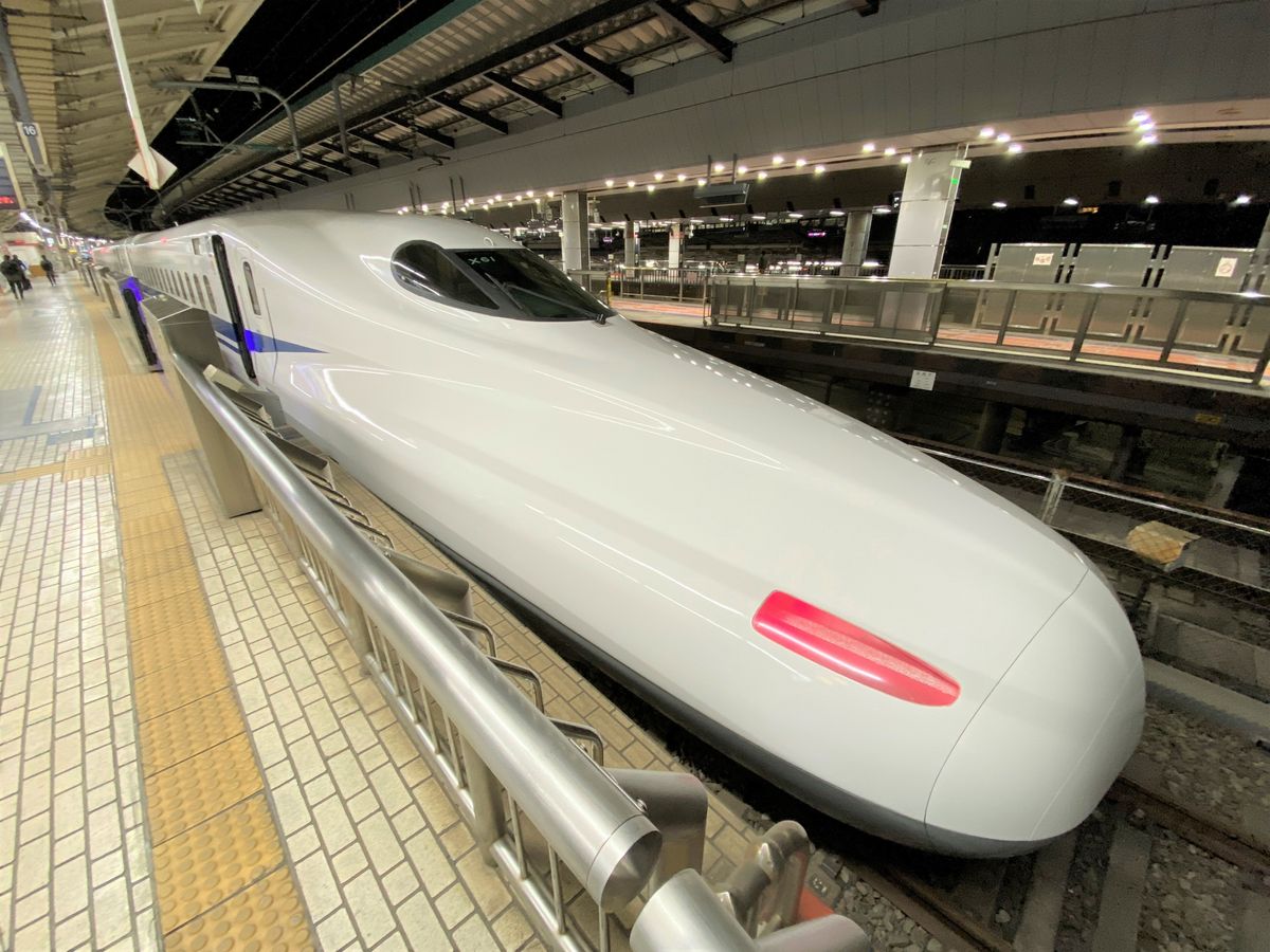 新幹線で「近くに子連れが来たら正直最悪」GW、親はどう対処すべき？JR東海が導き出した“答え” | TRILL【トリル】