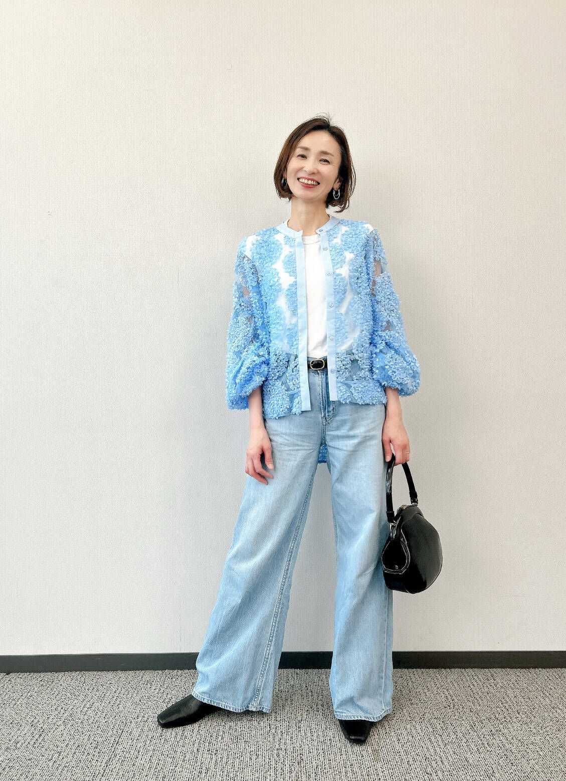 上品に着る？カジュアルに着る？春に欠かせない「デニムコーデ」2選【STORY認定スタイリスト】 | TRILL【トリル】