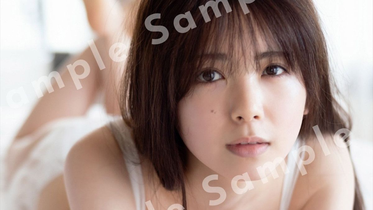 乃木坂46・筒井あやめ1st写真集、書店特典ポスター3種＆ポストカード17種解禁！ 水着ショットも初公開 | TRILL【トリル】