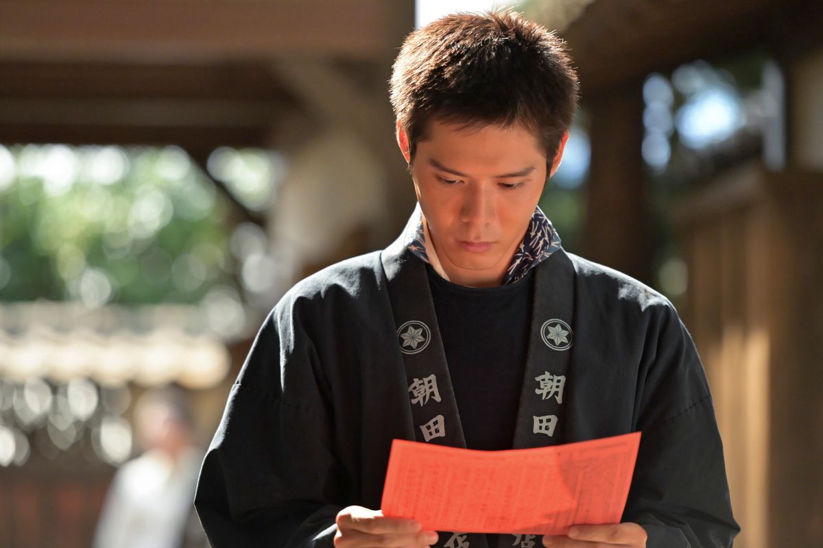 開始一ヶ月ですでに“神回” 朝ドラが描いた“戦争の空気”に飲み込まれていく若者たち | TRILL【トリル】