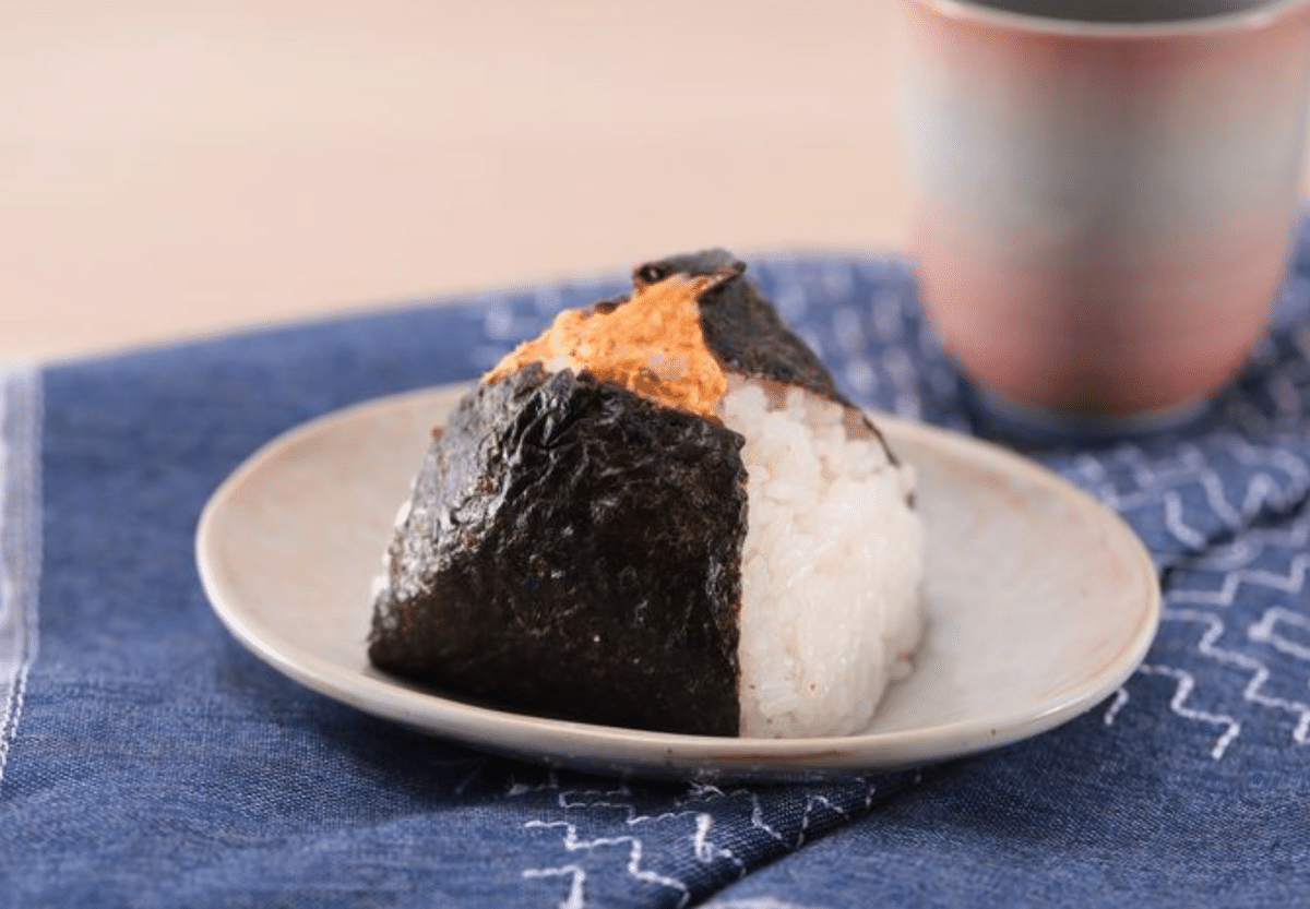 【おむすび権米衛】“大人気200円おむすび”が旨すぎる…！SNSでは「クセになる」「最高」の声も！ | TRILL【トリル】