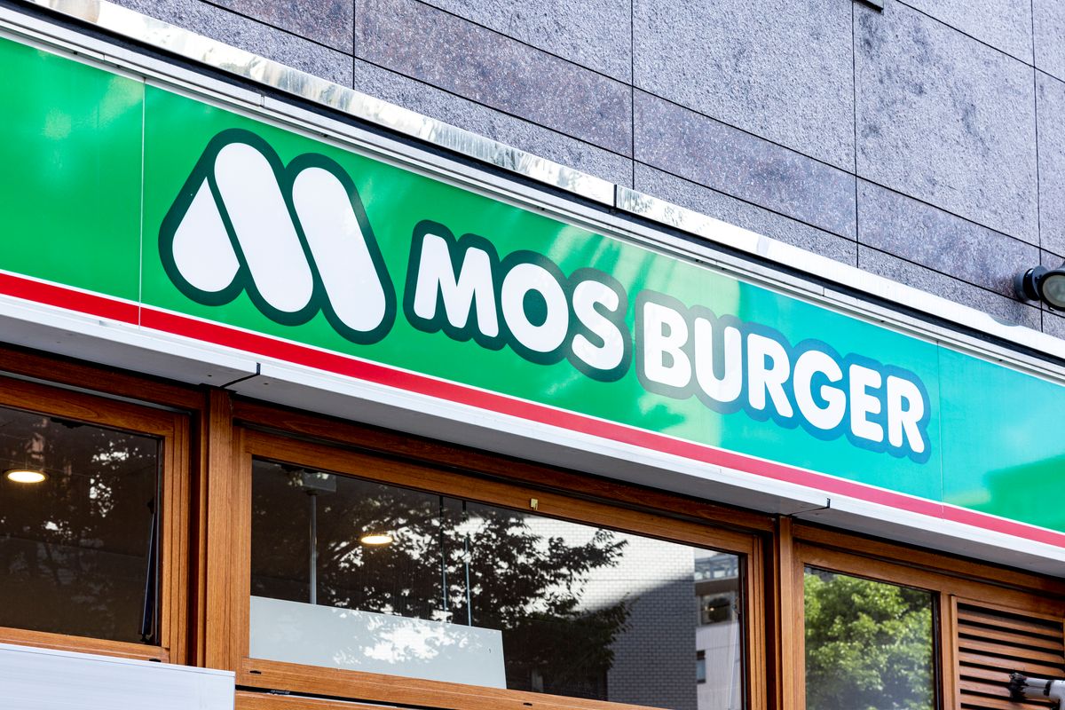 【モスバーガー】「これは美味い」SNSでも大絶賛…！“590円の新作メニュー”が旨すぎる！ | TRILL【トリル】