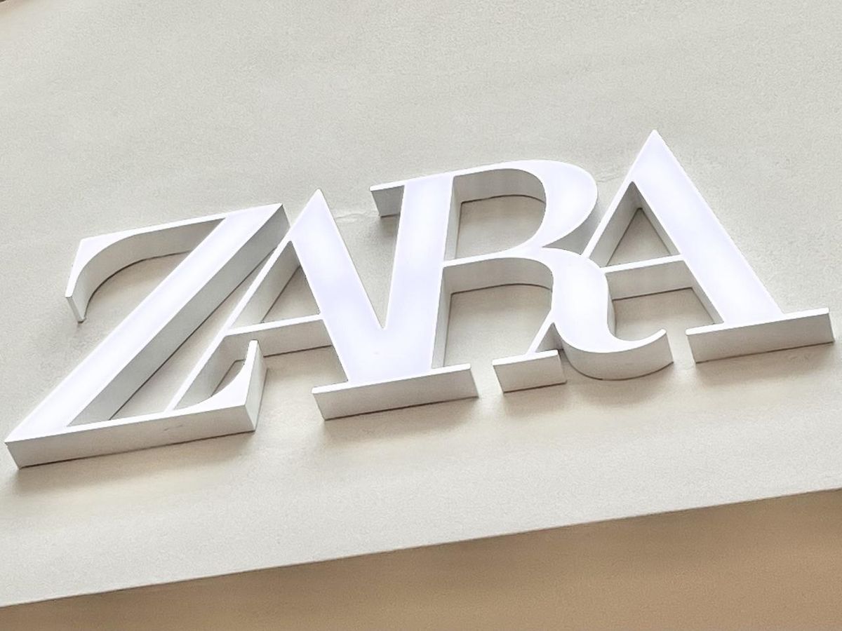 「地味見え」を回避したい40・50代へ！【ZARA】1枚で着映える♡「おしゃれ白T」 | TRILL【トリル】