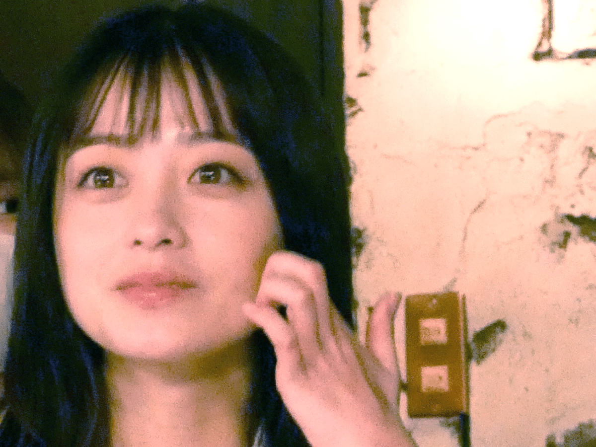 “1000年に1人の逸材”朝ドラヒロイン「別人のよう」「ハマり役」”とにかく口の悪い医者”役で女優としての新境地 | TRILL【トリル】