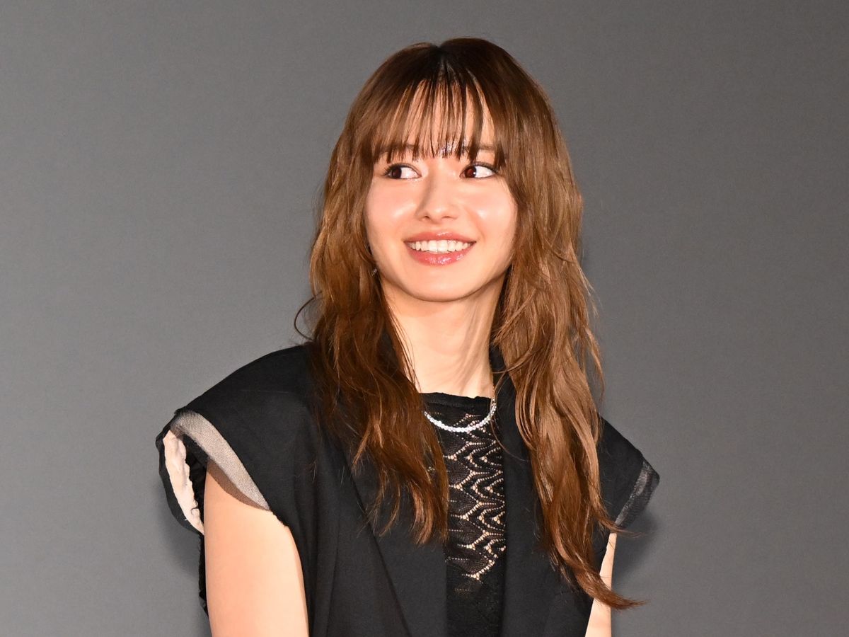 「本当に48歳？」「年齢不詳の美貌」山本舞香、火鍋を囲む写真を投稿→一緒に写る『瀬戸朝香』が話題に | TRILL【トリル】