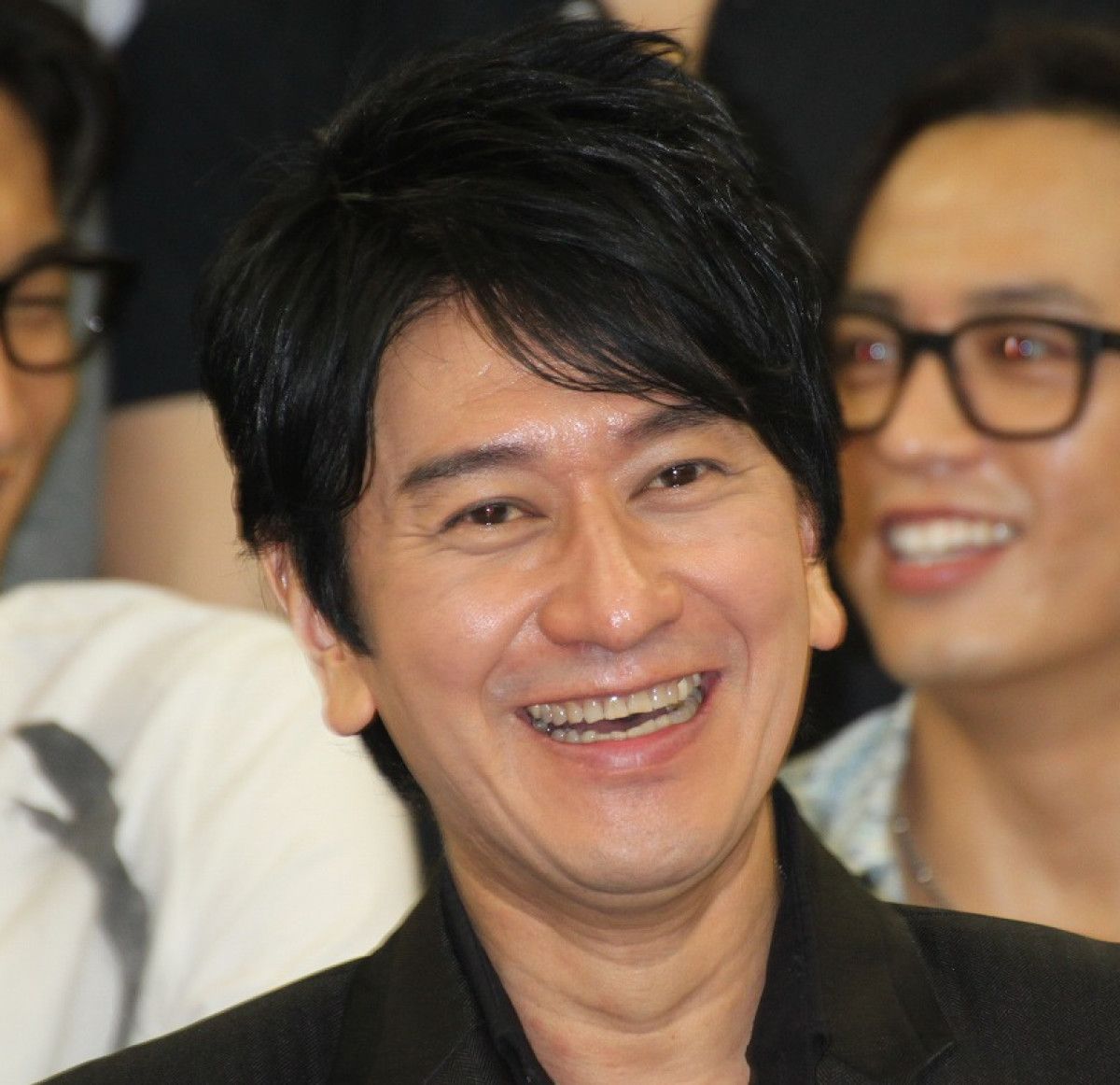 川崎麻世、愛車にSNS衝撃「カッコよすぎ」 車体、内装の色のコントラストが印象的 | TRILL【トリル】