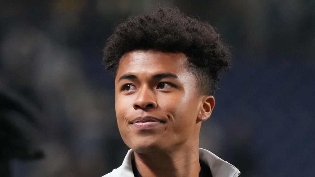 23歳日本代表MF、海外の元同僚スターが絶賛！ 「洞察力とインテリジェンスがある」 | TRILL【トリル】