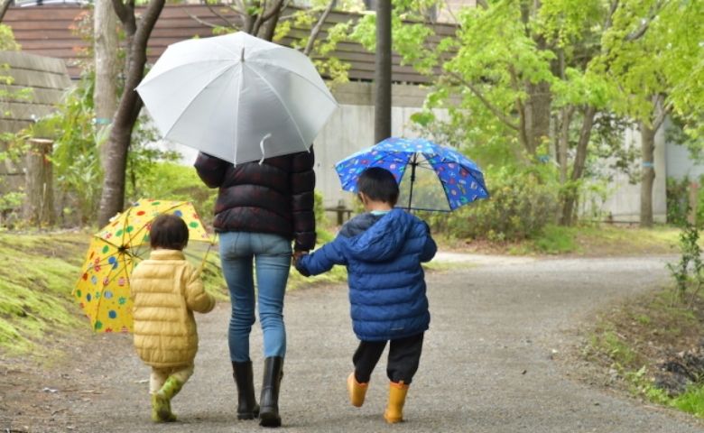 先生「ちょっと困ります！」保育園の持ち物に要注意！特に梅雨時期は見落としがち！？保護者のやりがちNG | TRILL【トリル】