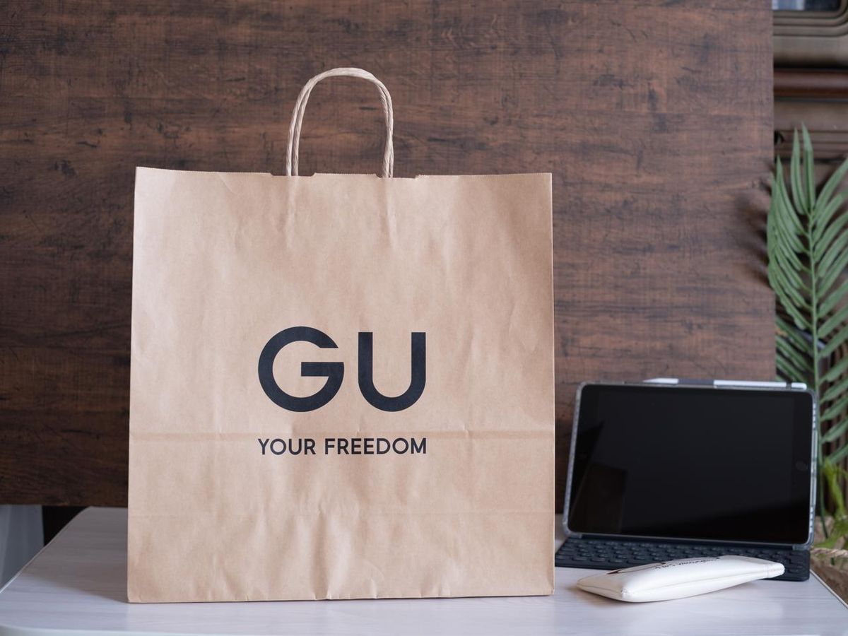 【GUの黒チュール】がいい仕事する！ 大人がマネしたい♡「おしゃれコーデ」 | TRILL【トリル】