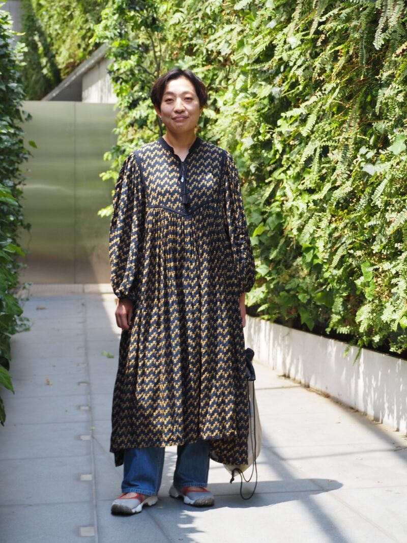 【スナップ】「ナイキ」のエアリフトはおしゃれで快適！ナチュラル＆スポーティの絶妙バランスにご注目 | TRILL【トリル】