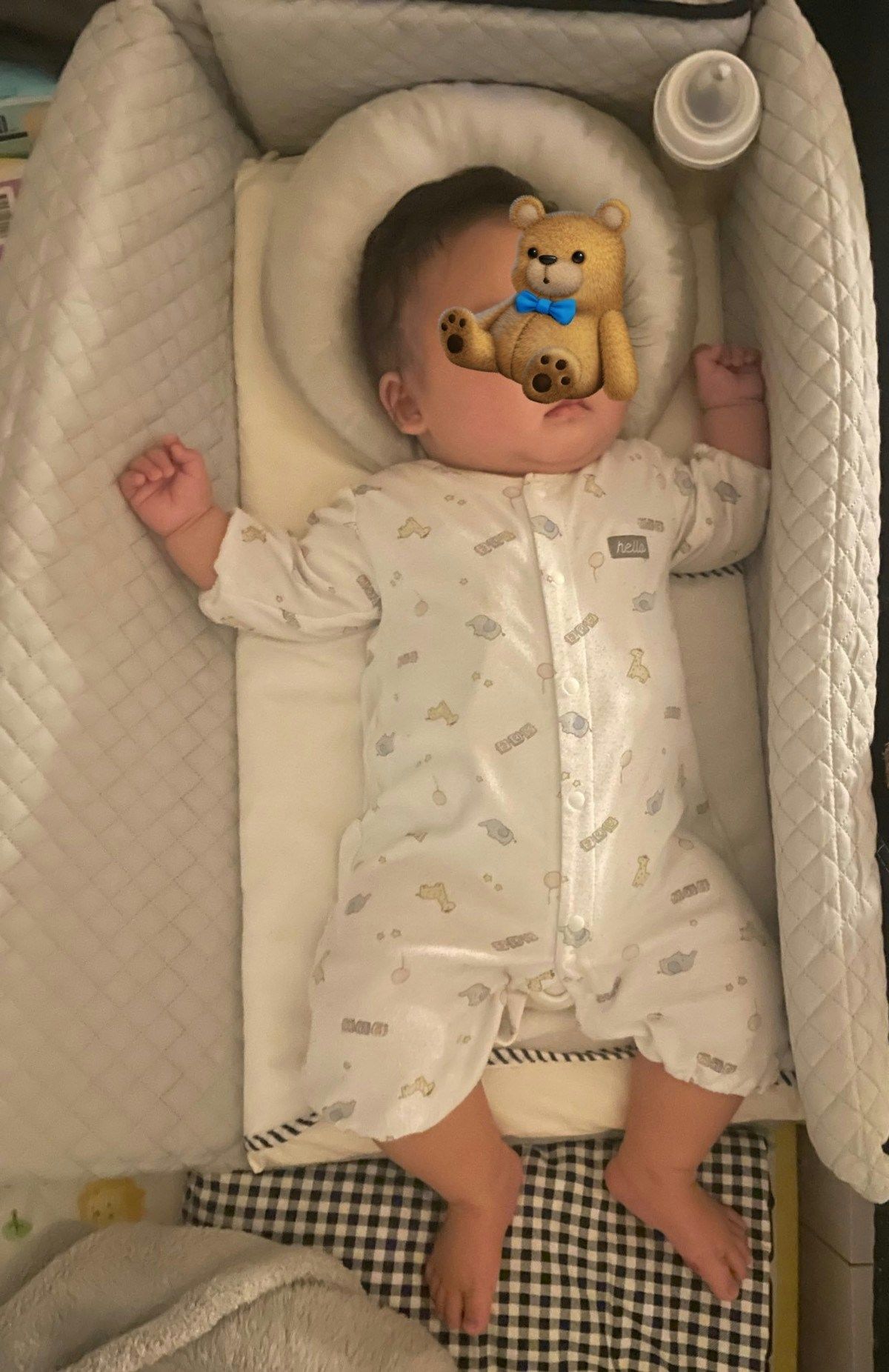 世界で一番平和な光景。赤ちゃんの「the赤ちゃんねんね」姿は全人類を救う光景、SNSで話題に | TRILL【トリル】