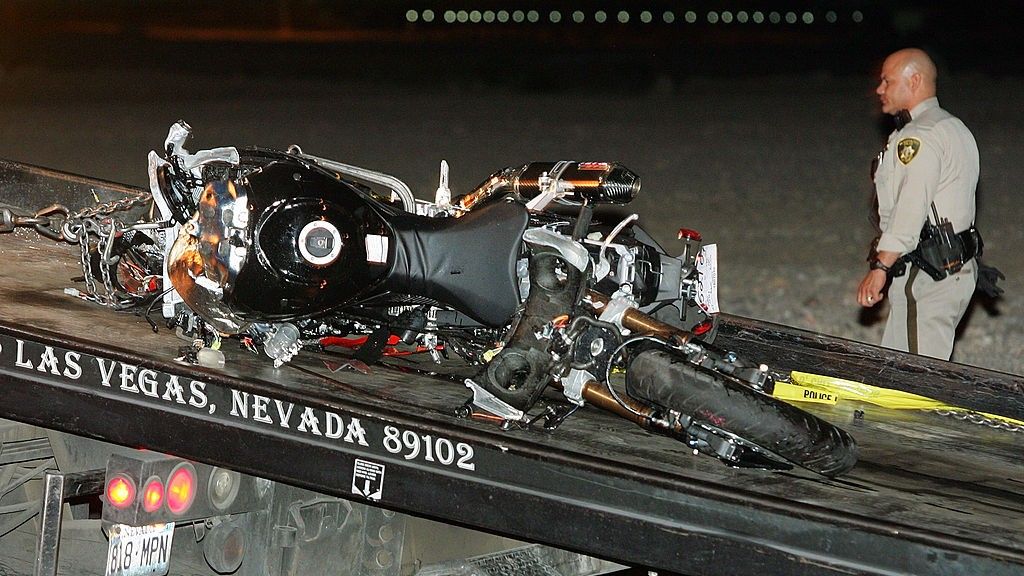 電柱に激突して即死した2児の父…クラブが追悼のメッセージを公開 | TRILL【トリル】