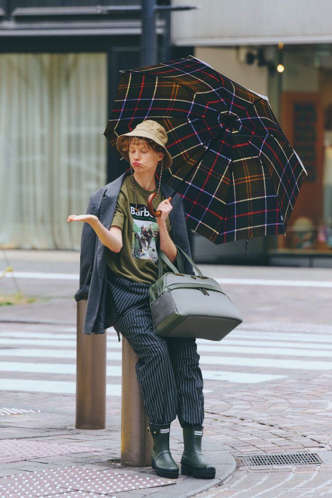 梅雨時期を少しでも楽しく！おしゃれなはっ水加工アイテムコーデ【本日のFUDGE GIRL-6月22日】 | TRILL【トリル】