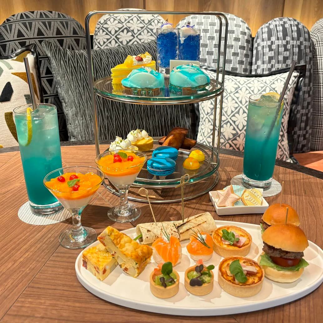 【東京・日比谷】まるで海外旅行気分♡ 映え確実なブルー×イエローの夏アフタヌーンティーをレポ | TRILL【トリル】