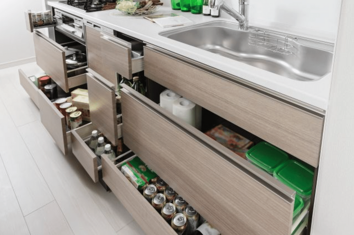 「これ、ついやってるかも…」使いにくさが加速する！“キッチン収納のNG方法”3選を【整理収納アドバイザーが解説】 | TRILL【トリル】