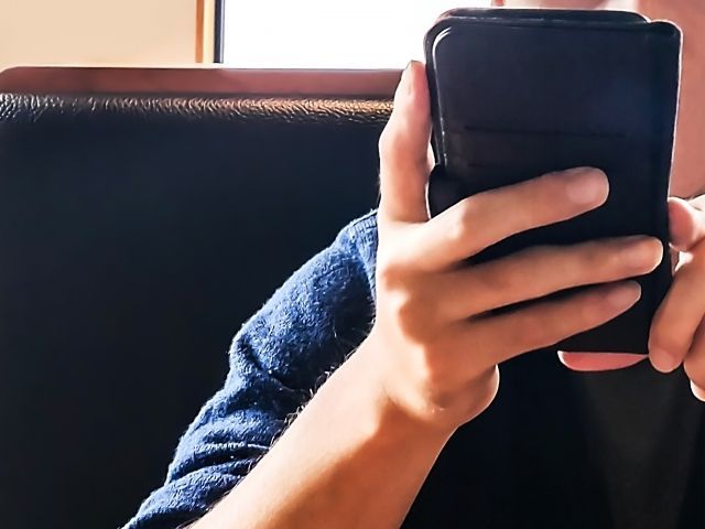 SNSの『誹謗中傷コメント』…“いいね”だけでも犯罪って本当？！→日常生活で気をつけるべき“NG行動”とは？【弁護士が監修】 | TRILL【トリル】