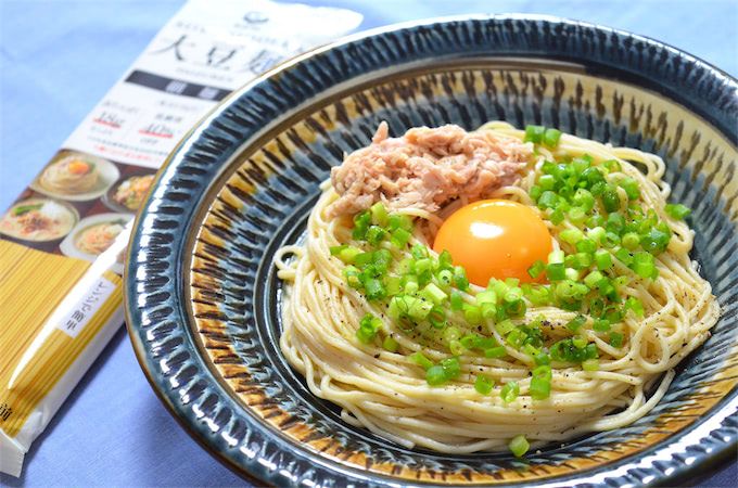 【え、コレ大豆!?】ぶっかけに「キッコーマン 大豆麺 細麺」を導入してみた！新食感がツナたまと相性抜群♪ | TRILL【トリル】