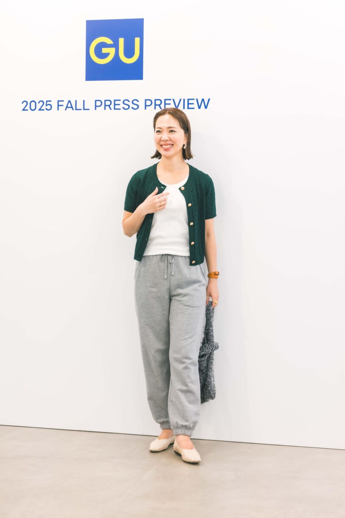 【40代のGU】夏から秋まで着倒せる！気になるニットトップスをSTORYスタッフが着てみた結果〈コーデ3選〉 | TRILL【トリル】