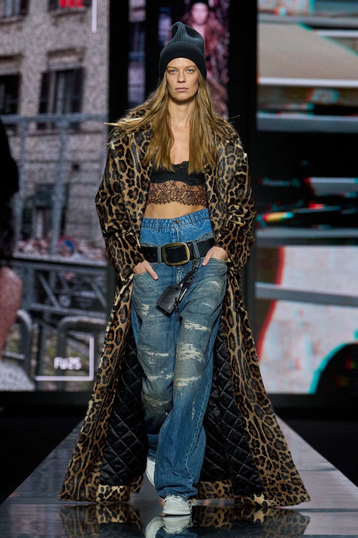 2025-26年秋冬、“本命買い”の最旬デニム8選──90年代風グランジなど、ランウェイのトレンドBEST4を解説 | TRILL【トリル】