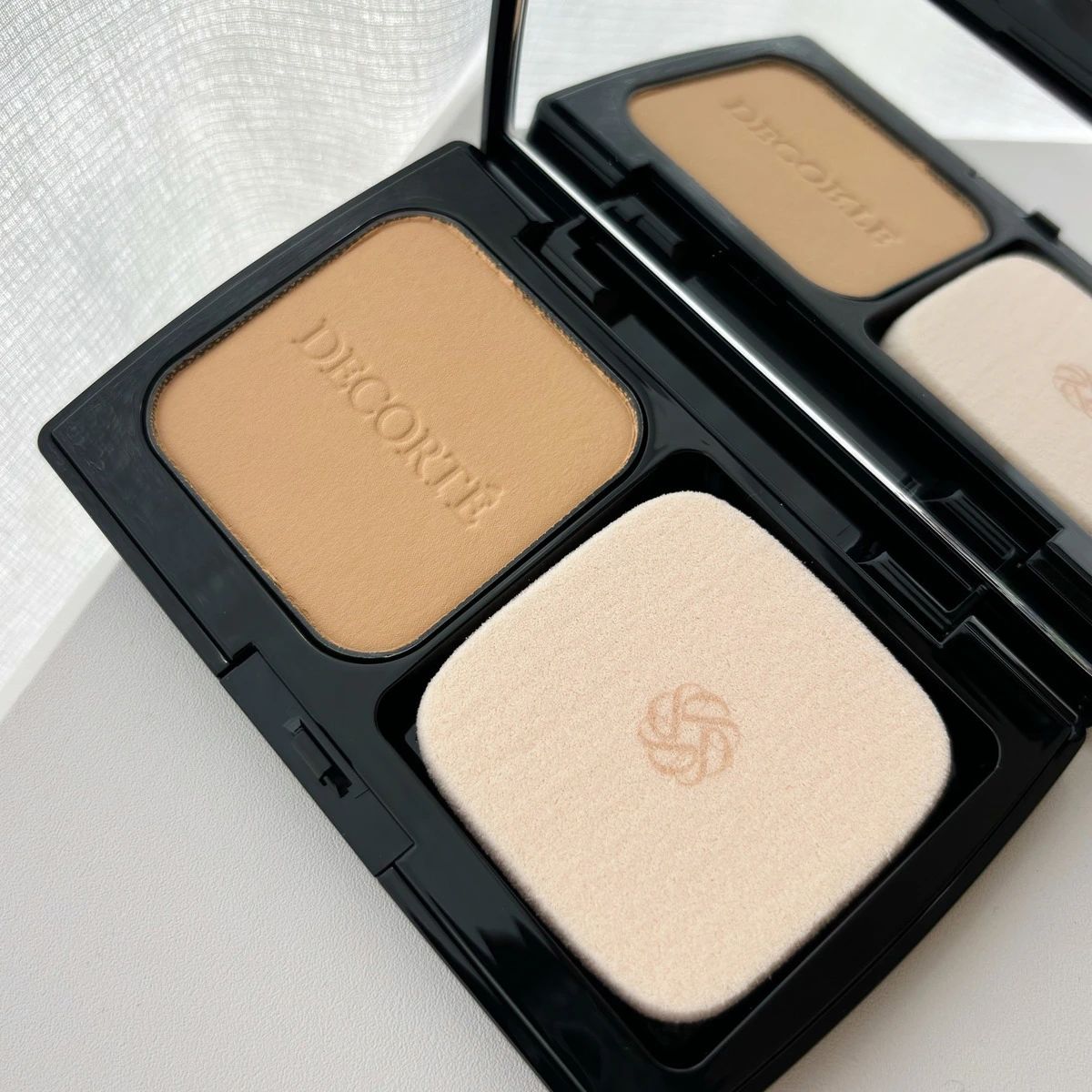 コスメデコルテの新作ファンデをエディターがお試し！ 大人気「ZEN WEAR」シリーズから8月に登場 | TRILL【トリル】