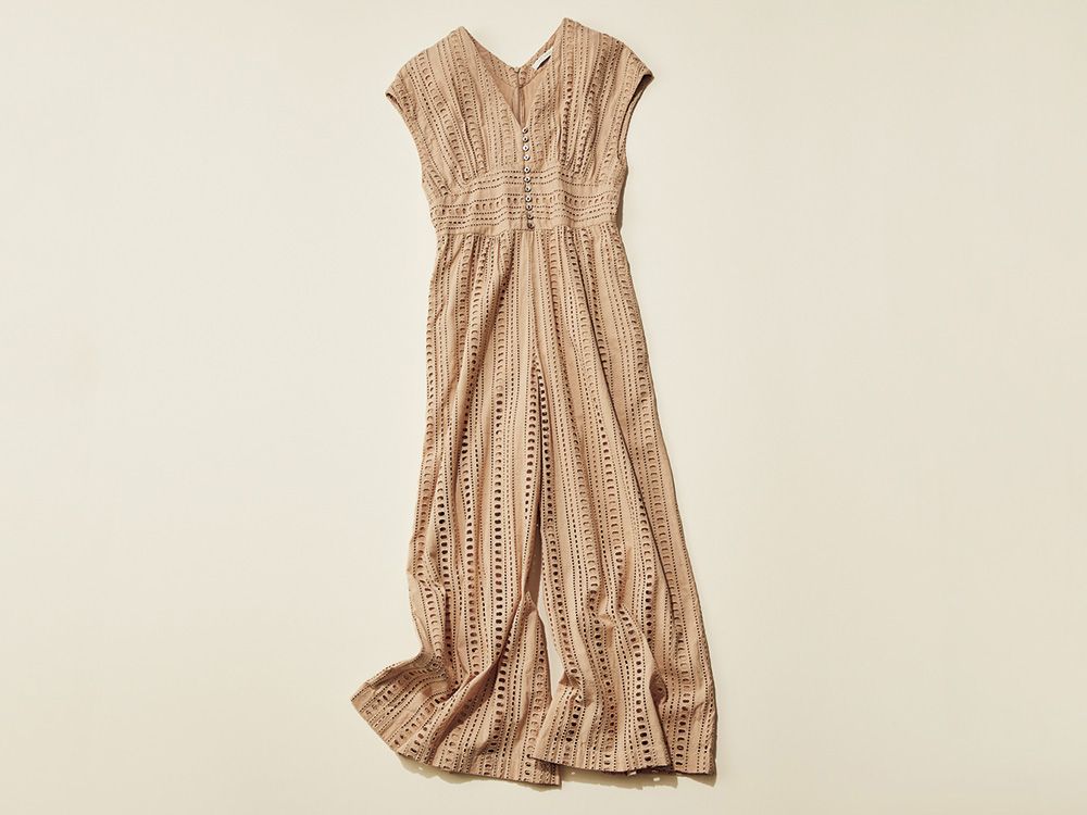 リゾートでも！40代STORYスタイリストの街映えアイテム【2選】 | TRILL【トリル】