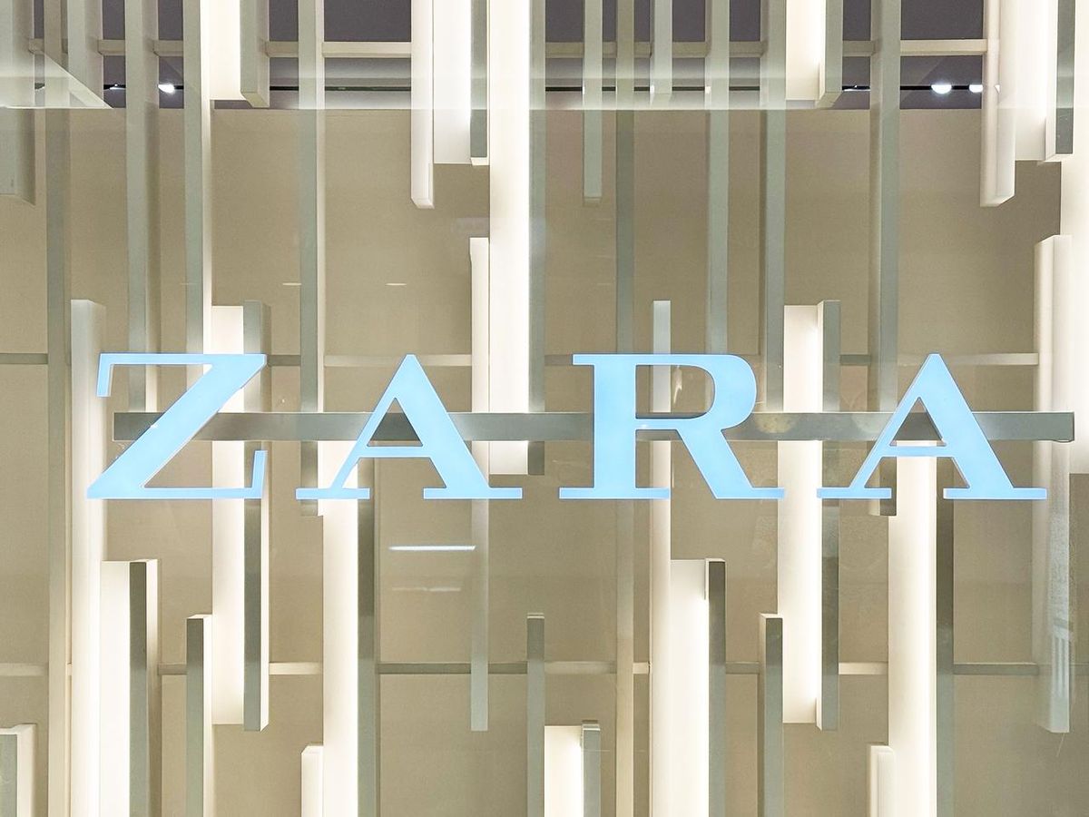 【ZARA新作】大人に似合う「ストライプパンツ」 | TRILL【トリル】