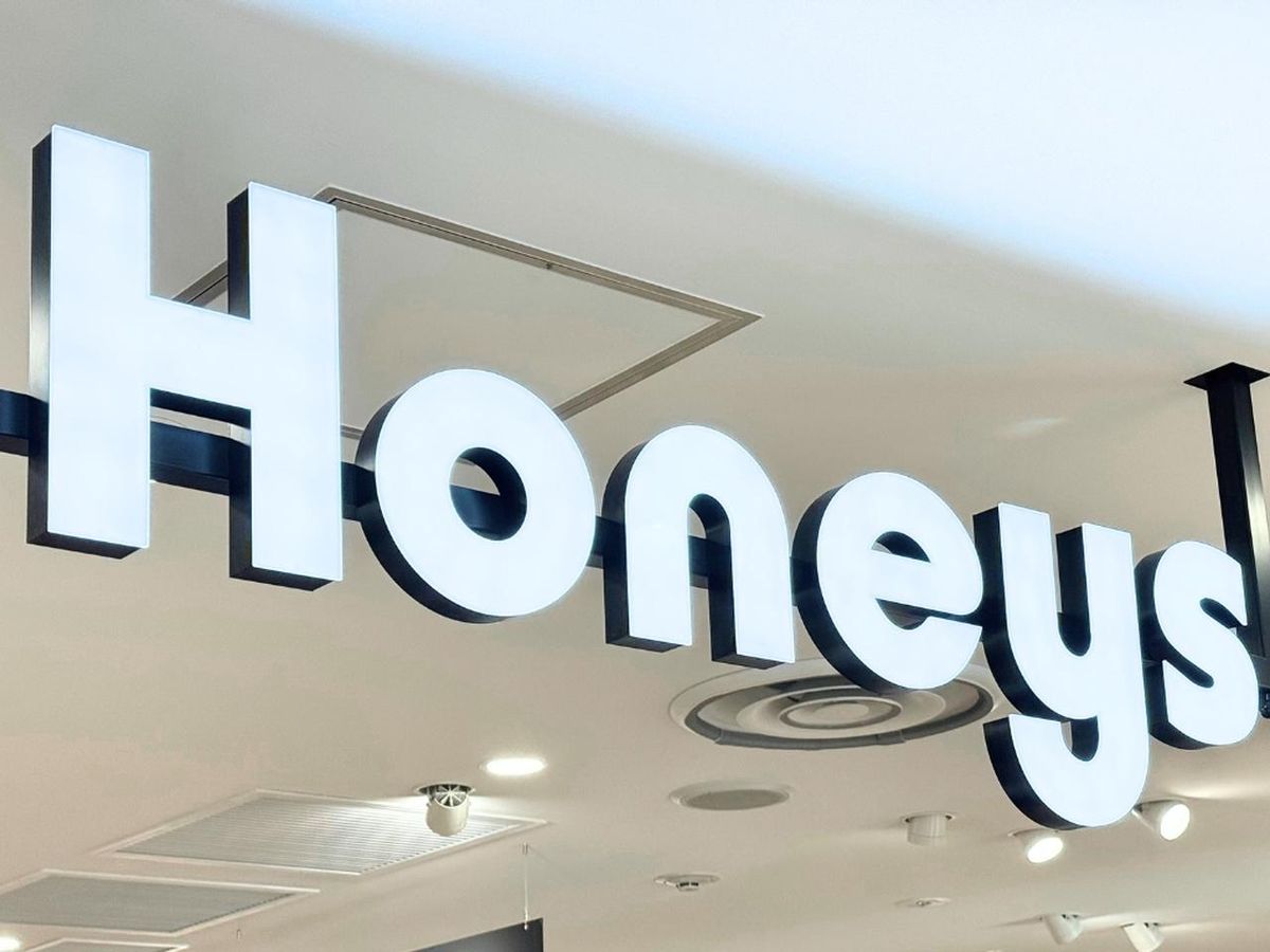 【ハニーズ】猛暑も頼れる！ オンオフ使える「サラッとTシャツ」が超優秀！ | TRILL【トリル】