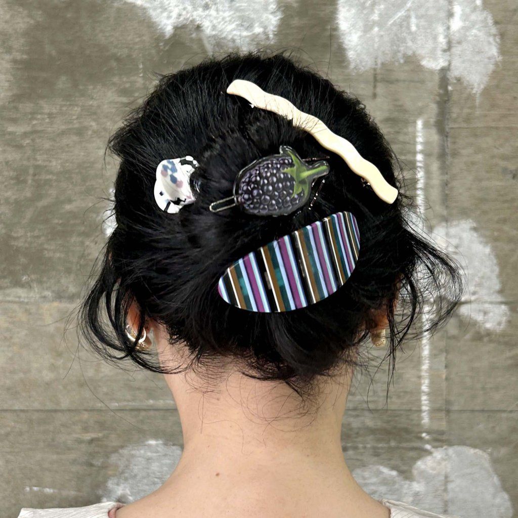 夏のまとめ髪2025 ヘアアクセで簡単お団子ヘアアレンジ2選【ささやかですてきなもの 大谷有紀 vol.245】 | TRILL【トリル】