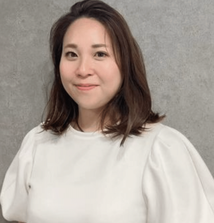 「姉妹と見せかけて同一人物です」75キロだった女性、6ヶ月後の姿に「女子アナみたい」 | TRILL【トリル】