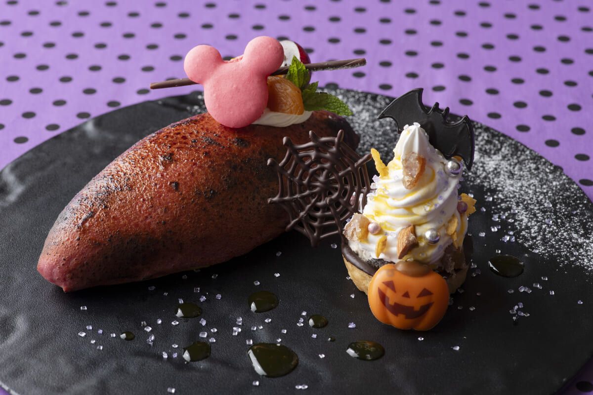 焼き芋みたいでかわいい！ディズニーアンバサダーホテル／チックタック・ダイナー“ディズニー・ハロウィーン2025”スペシャルメニュー | TRILL【トリル】