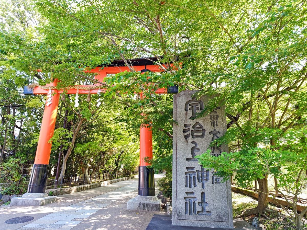 世界文化遺産 神聖なパワーを感じられる「宇治上神社」かわいいうさぎの御朱印も | TRILL【トリル】
