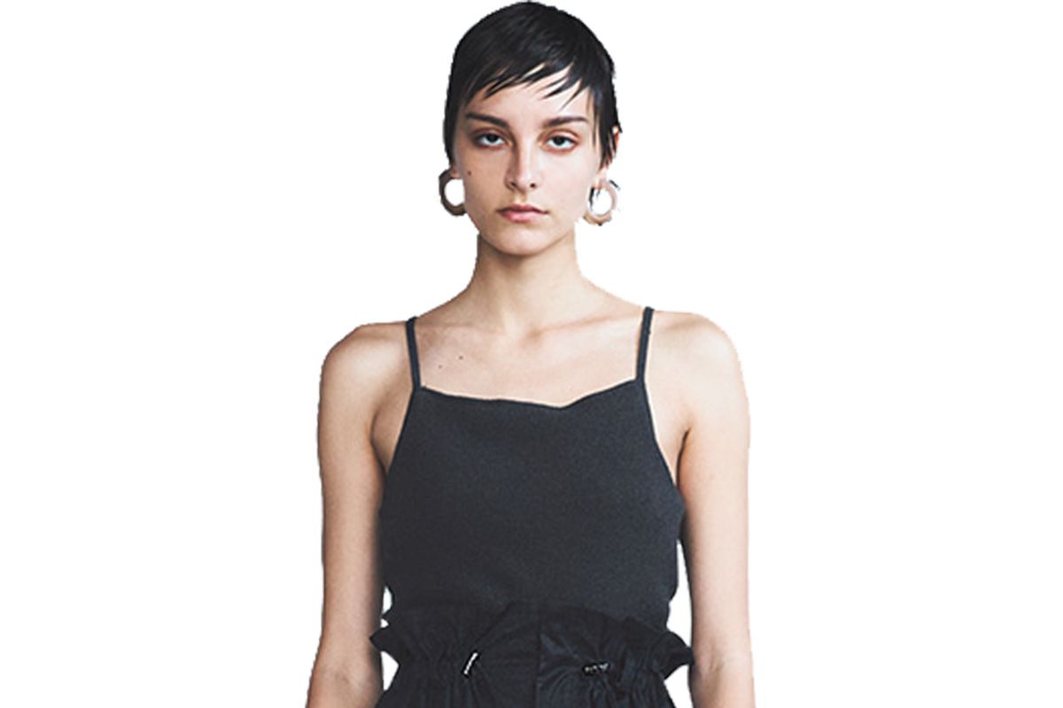 【明日なに着る？】自動的に「腰がくびれて・脚が長く見える」スタイルUPスカート | TRILL【トリル】