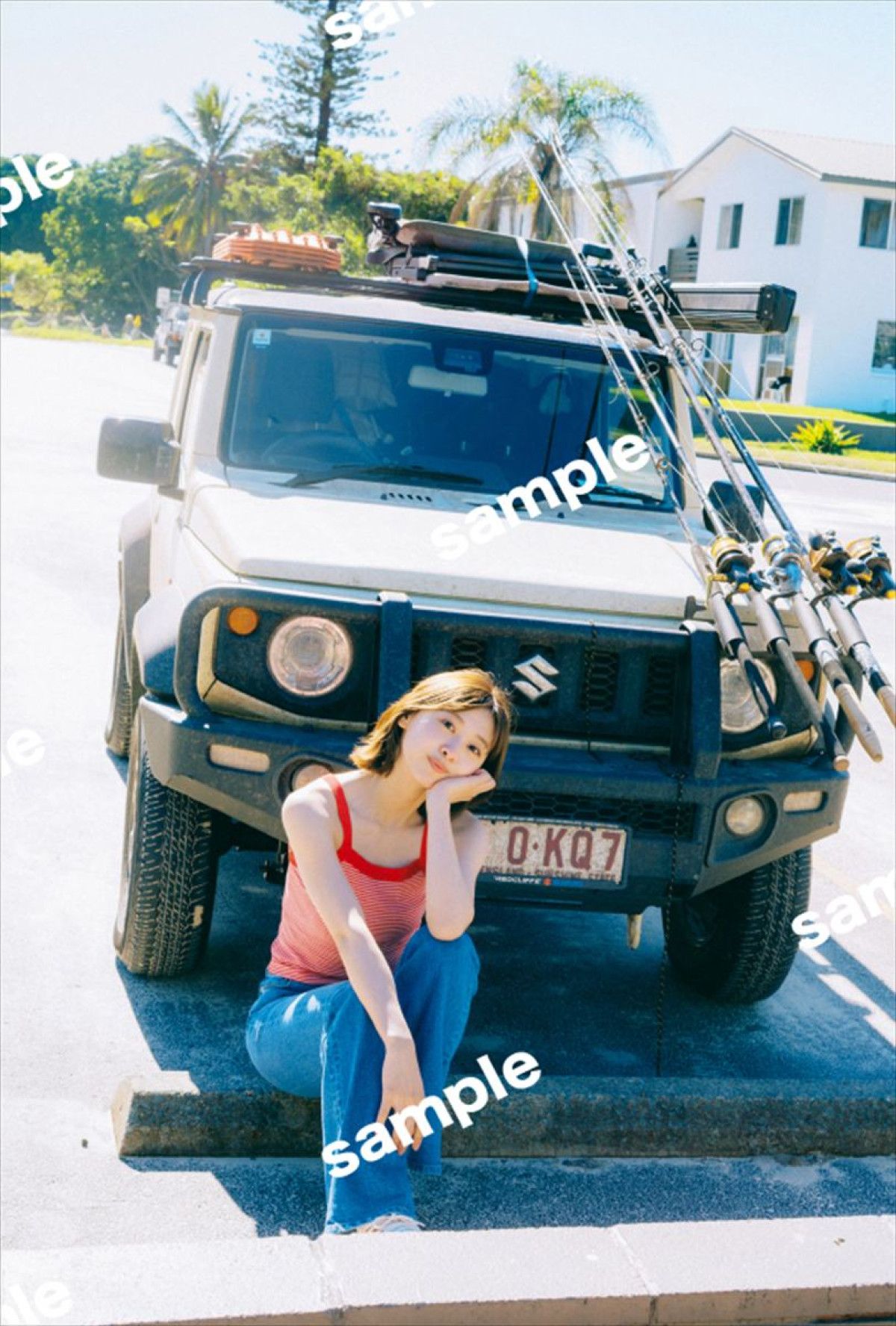 日向坂46・富田鈴花、旅先で“愛車”ジムニー発見！ ダイナーでオーダー中カットも 封入特典公開 | TRILL【トリル】